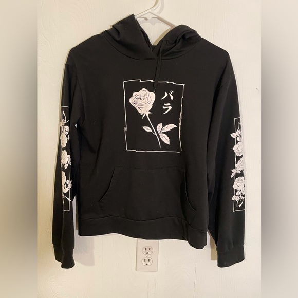 ROMWE | Tops | Romwe Womens Hoodie Xs | Poshmark